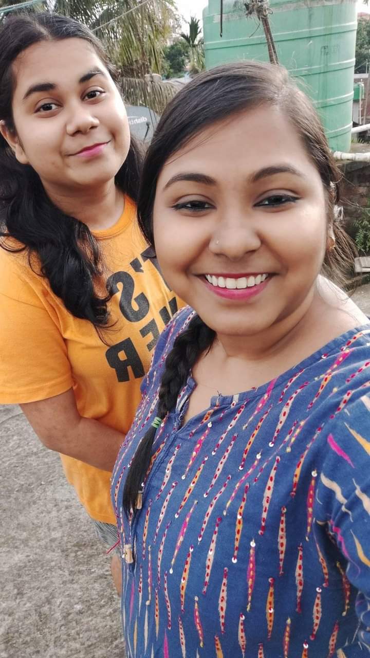 Hug me or fuck me??? | Scrolller