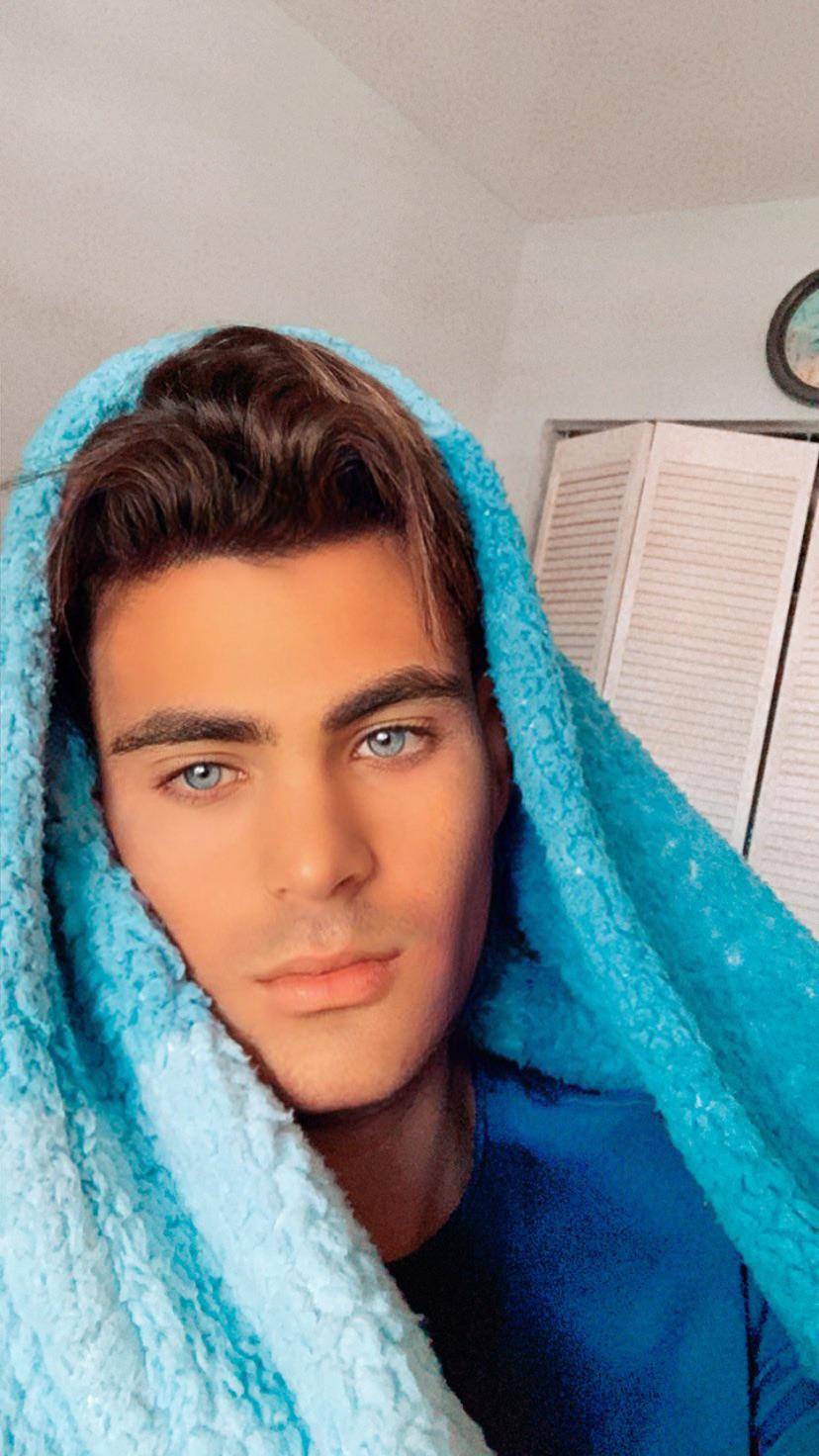 Hung stud [M4F] Miami | Scrolller