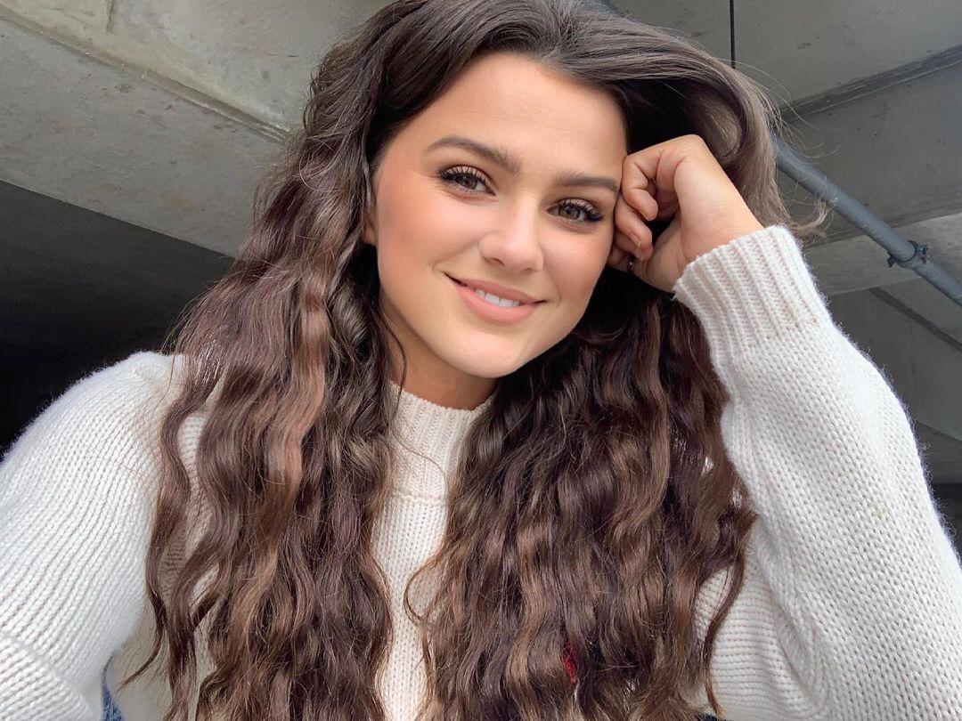 Hunter Deno [Amelia, Dino Fury] | Scrolller