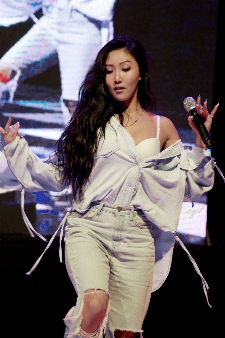 Hwasa | Scrolller