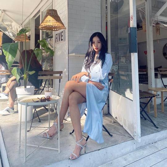 Hyun Ju Yoo (Hyeonjoo Ryu) | Scrolller