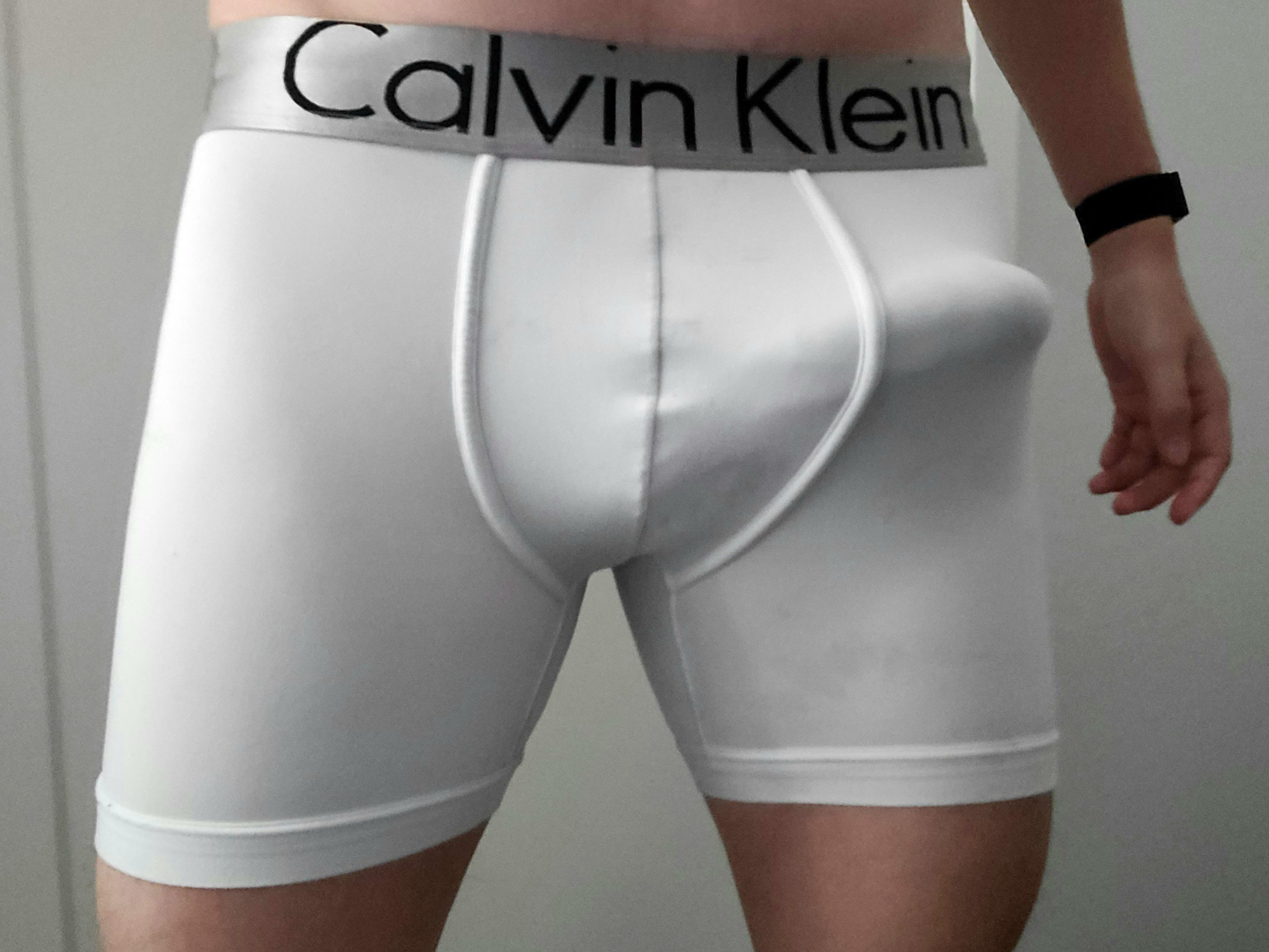 I always bulge so much in these 😉 | Scrolller