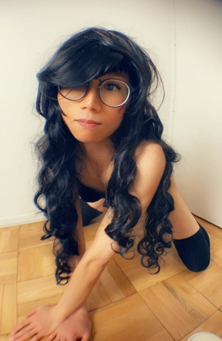 I am cute and innocent | Scrolller