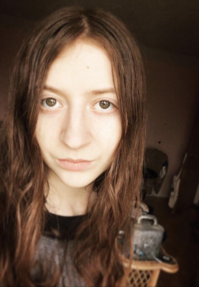 I am trying to practice relaxing my face and while I pose. I’ll share some posing later. | Scrolller