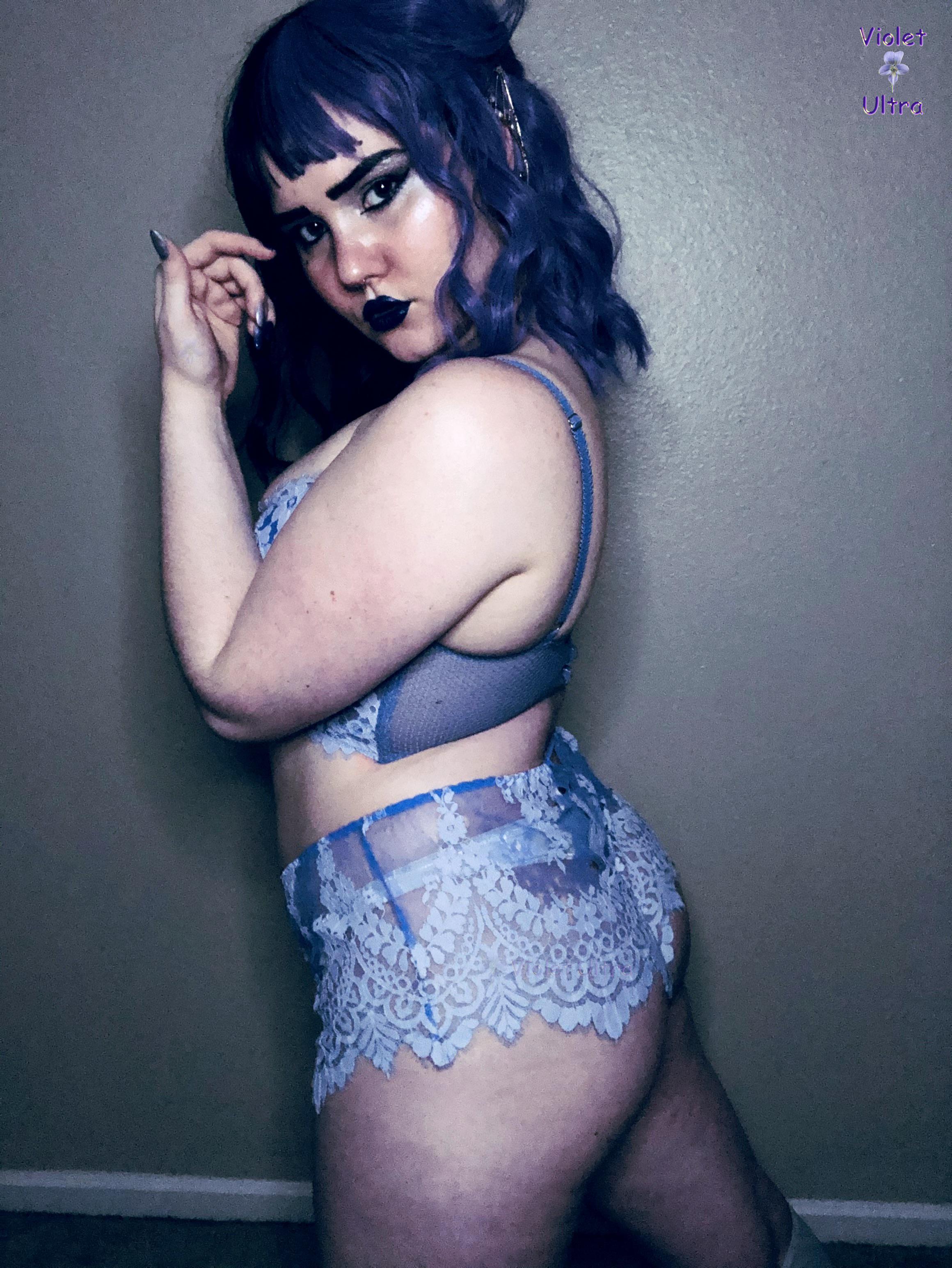 I am Violet, a slim thiccc witchy elven goddess. | Scrolller