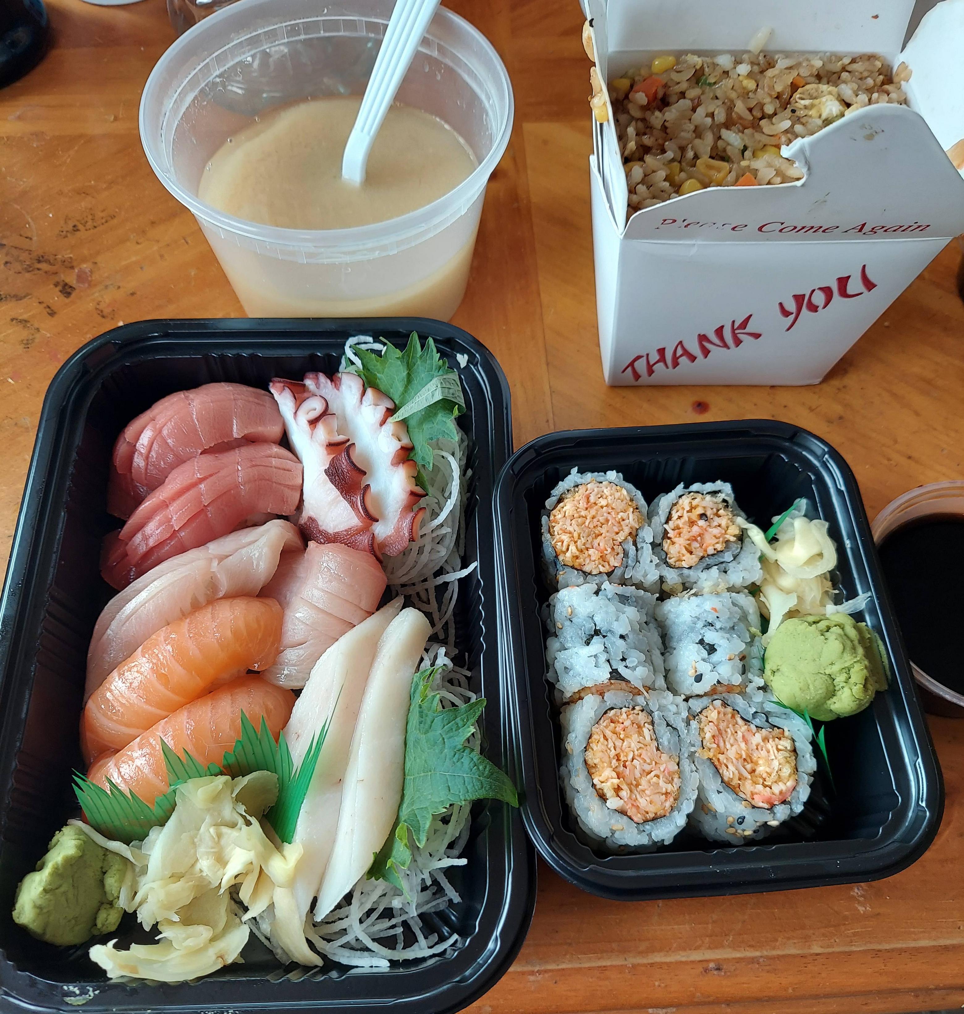 [I ate] Sushi and sashimi combo | Scrolller