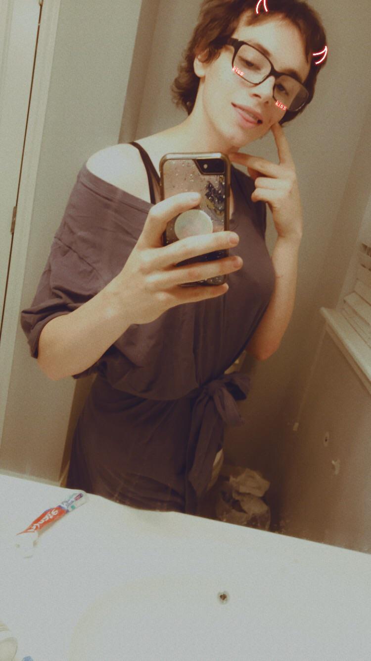 I be feelin cute today 🥰 | Scrolller