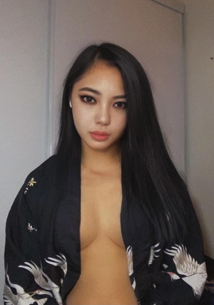 I can be your little mistress | Scrolller