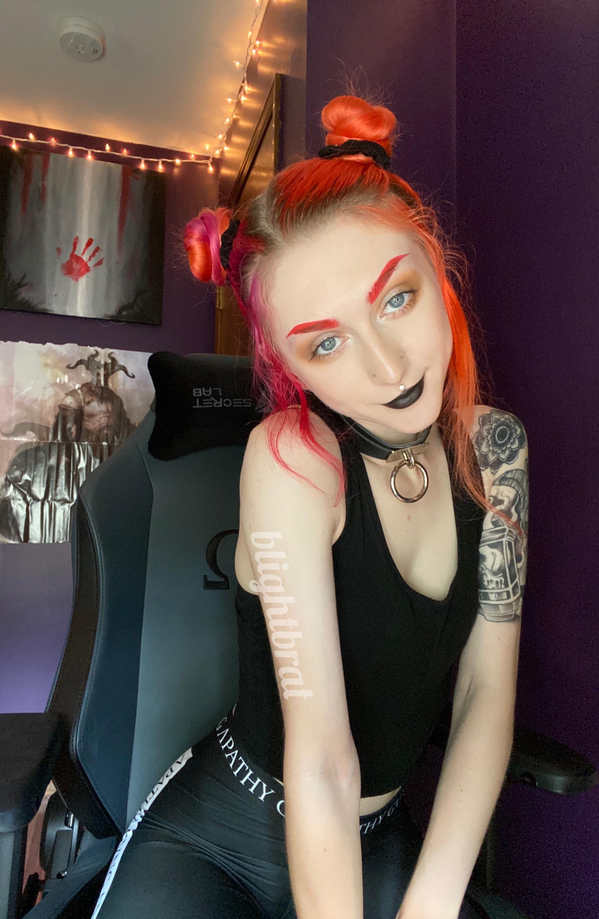 small titty goth gf 😝 | Scrolller
