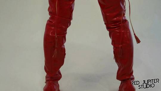 I'm giving you permission to take a closer look, may be a slap?🙊 | Scrolller