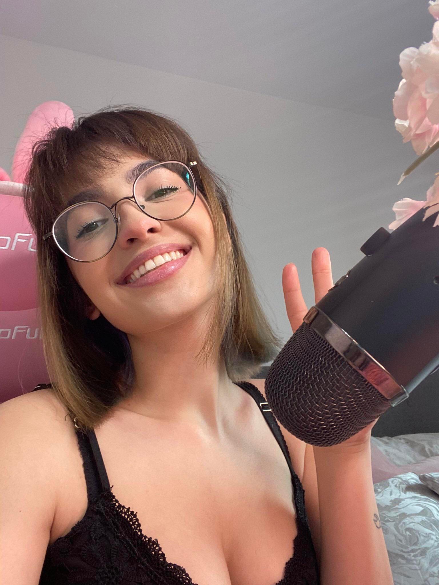 I’d love to rp as slutty and submissive Mia who likes it rough | Scrolller