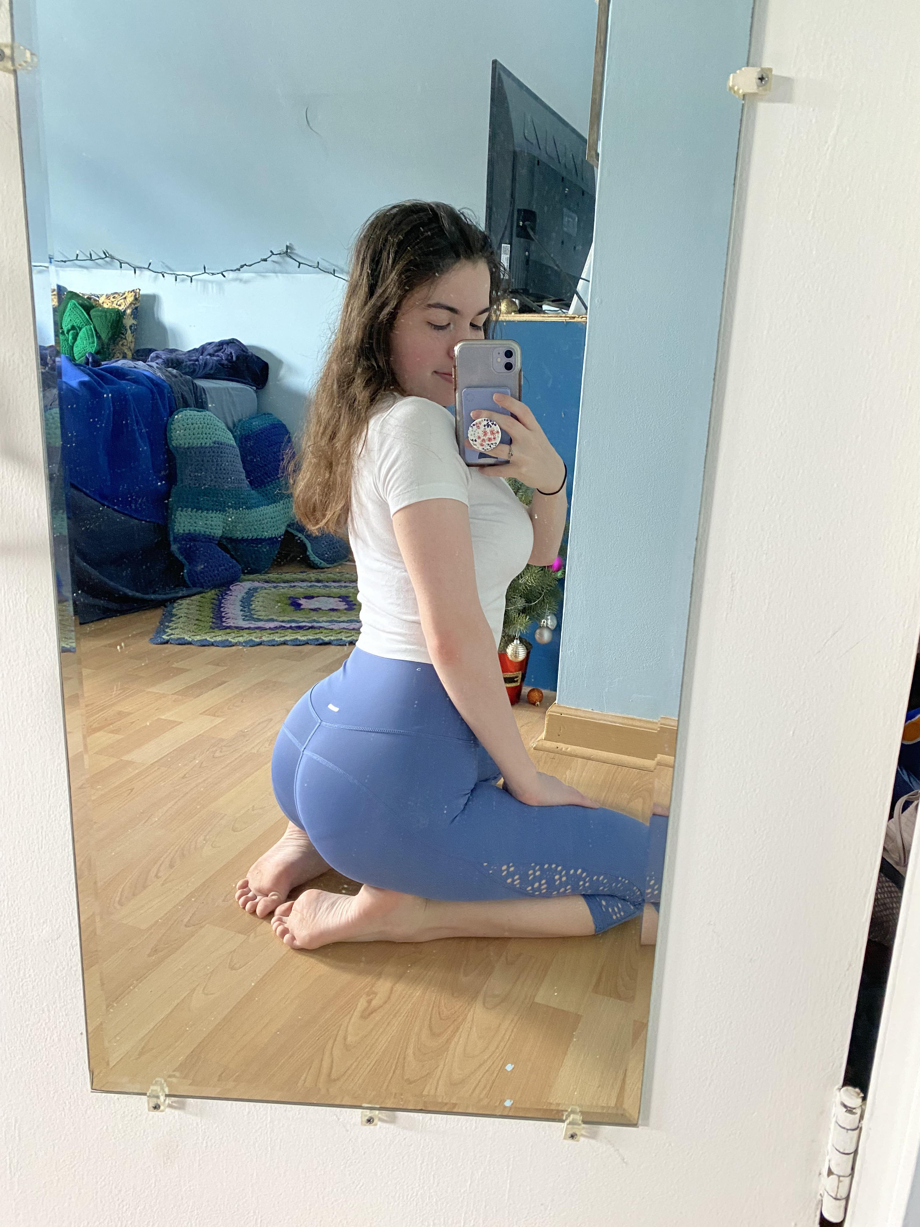 I Hope You Like College Girls With Bubble Buttsπ Scrolller