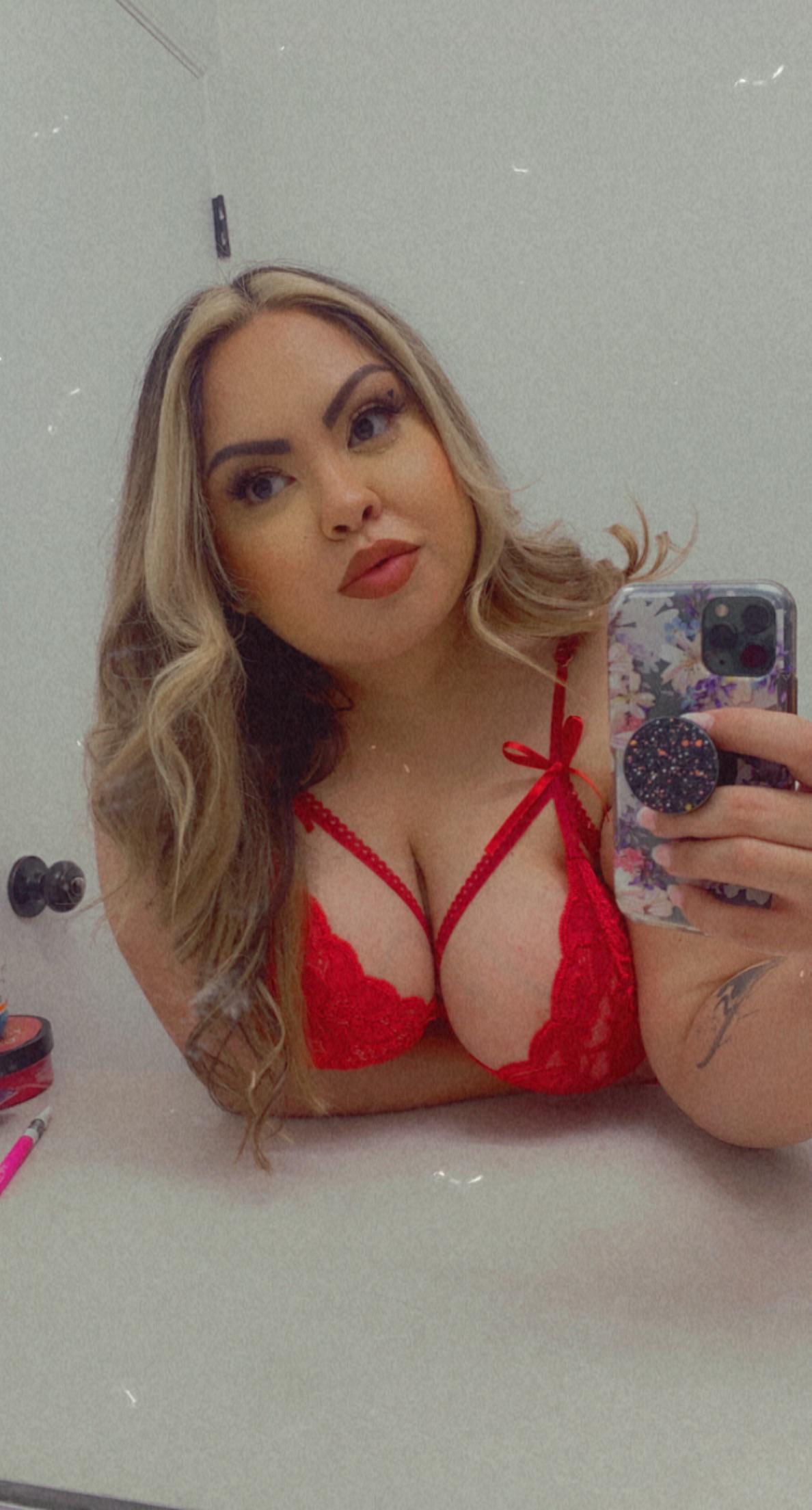 I feel hot 🔥 | Scrolller