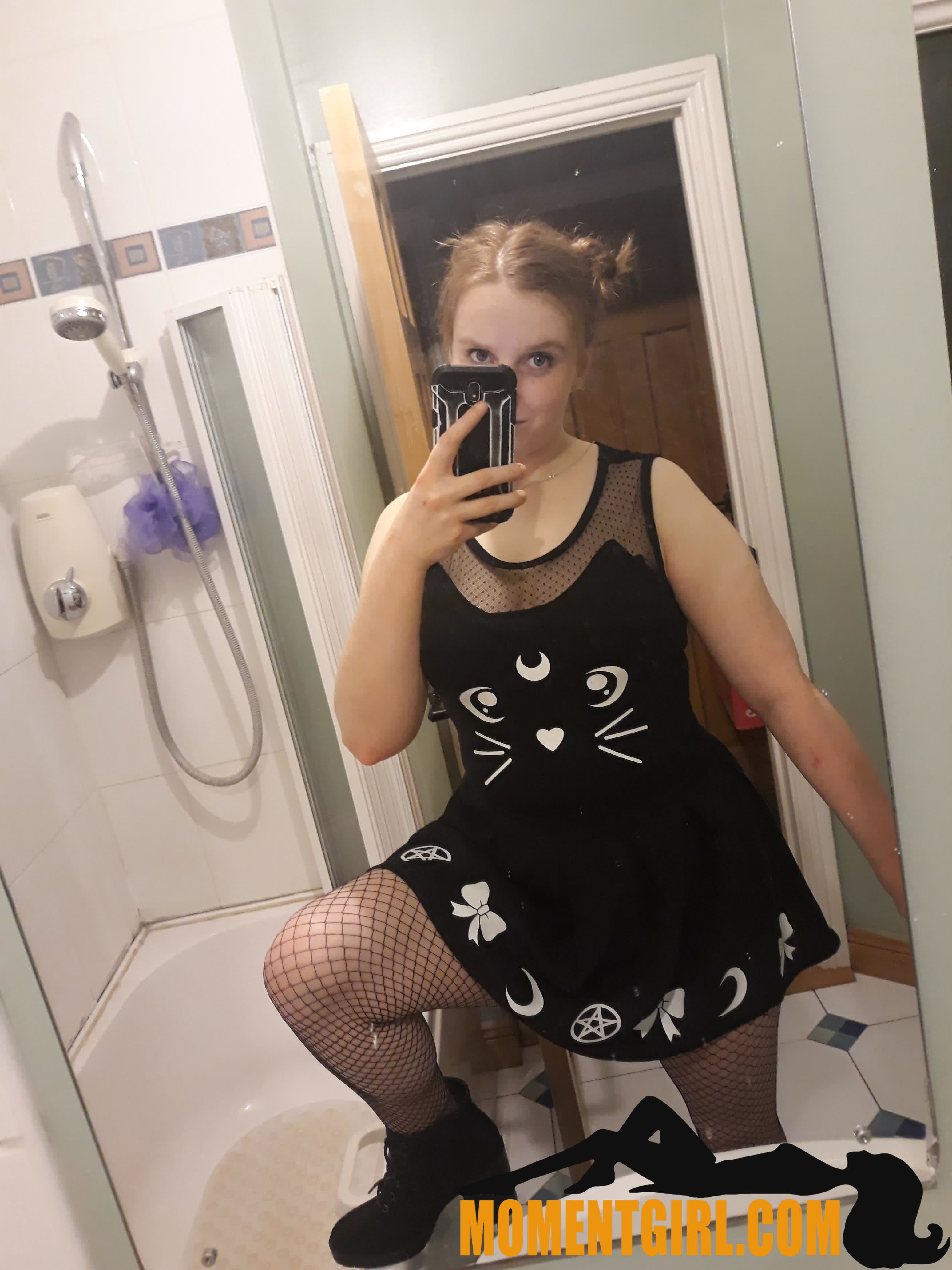 I feel so gothic and little in this outfit | Scrolller