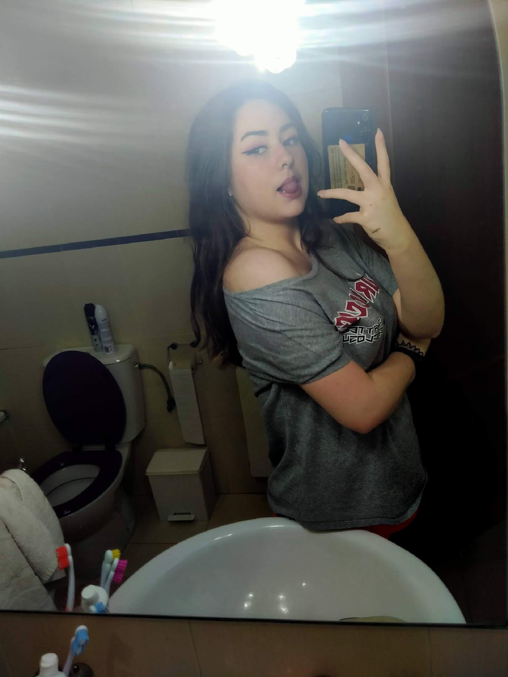 I feel strange taking pictures of myself in the mirror 😅 | Scrolller