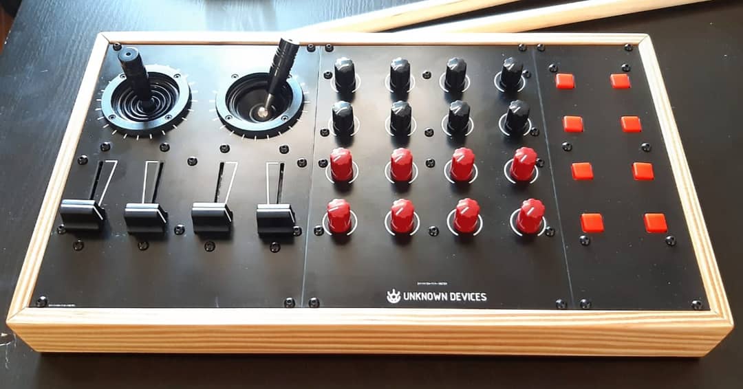 I finally built the first prototype of my modular midi controller system! | Scrolller