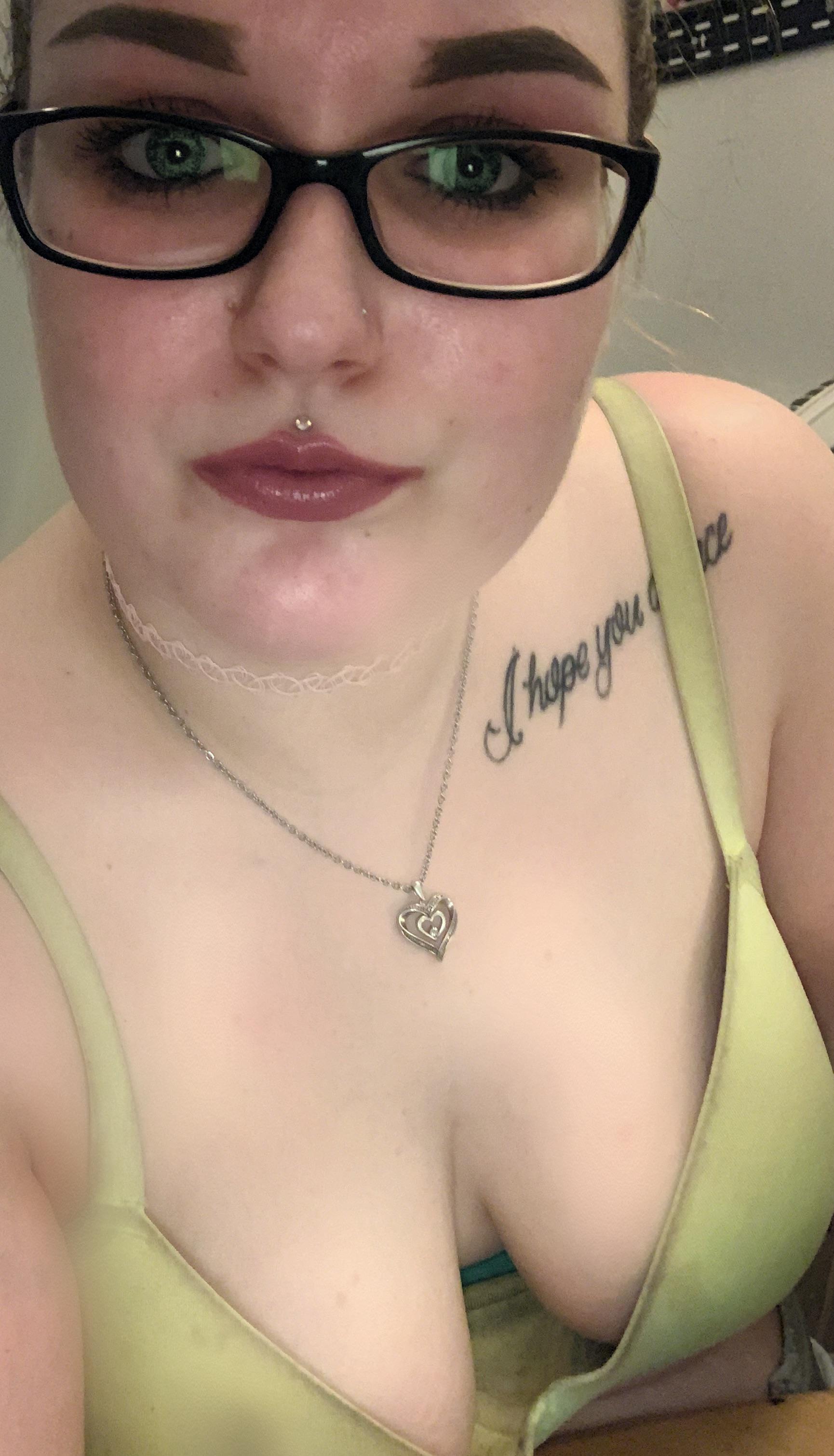 Would you touch my boobs, & my butt?😝 | Scrolller