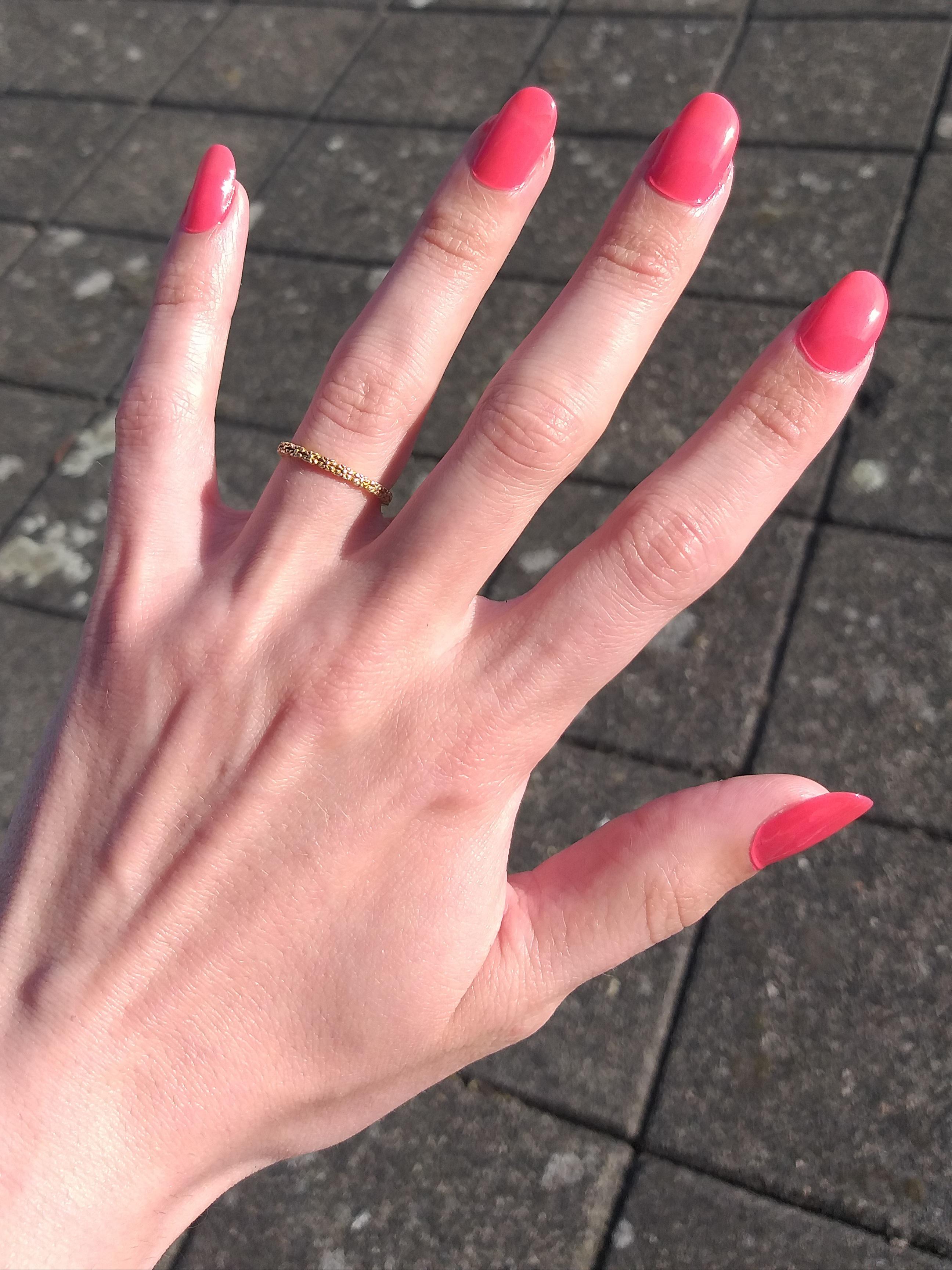 I just got a new color on my nails and love the color, feel totally feminine and wonderful 😇 ...