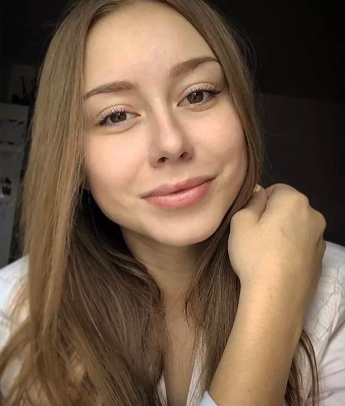 I just want to cum in her so badly | Scrolller