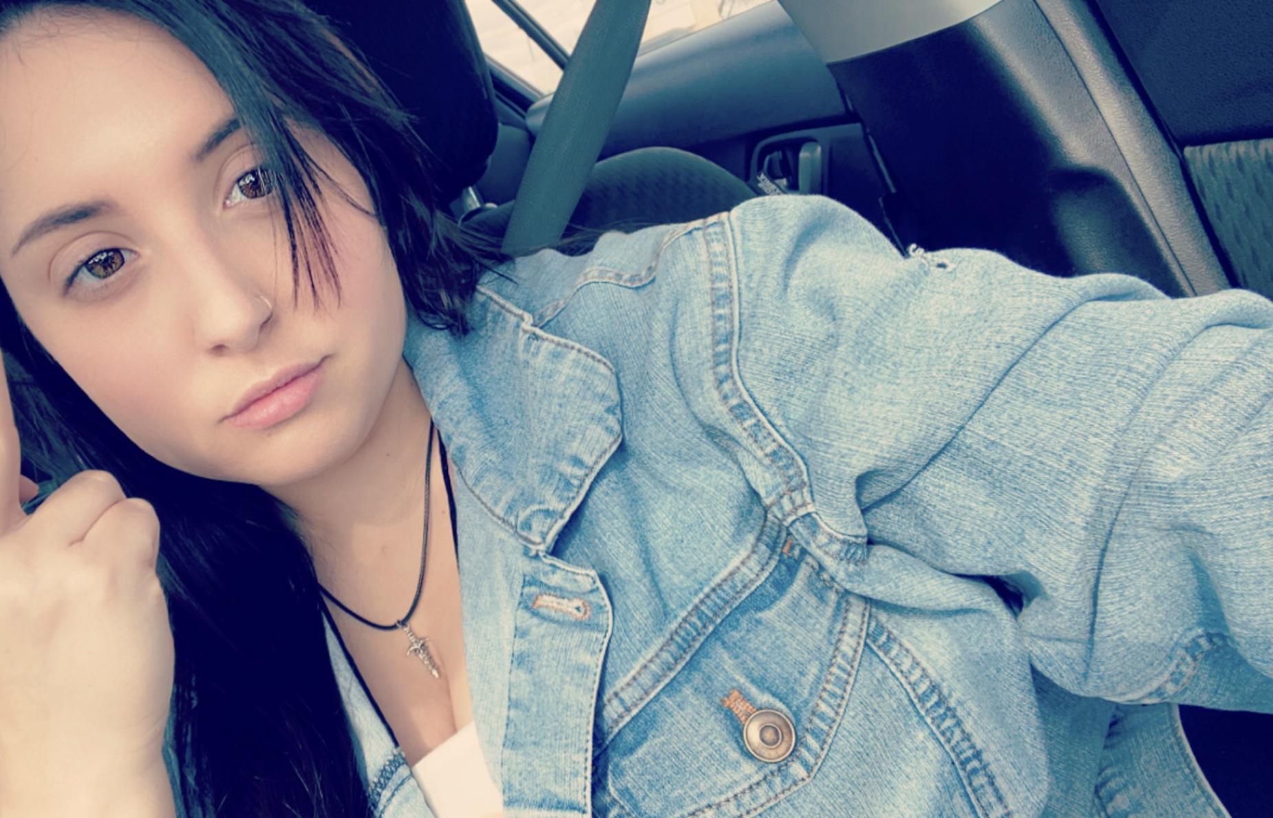 I know I look angry but I promise it’s a happy Sunday 🐰 f/27 | Scrolller