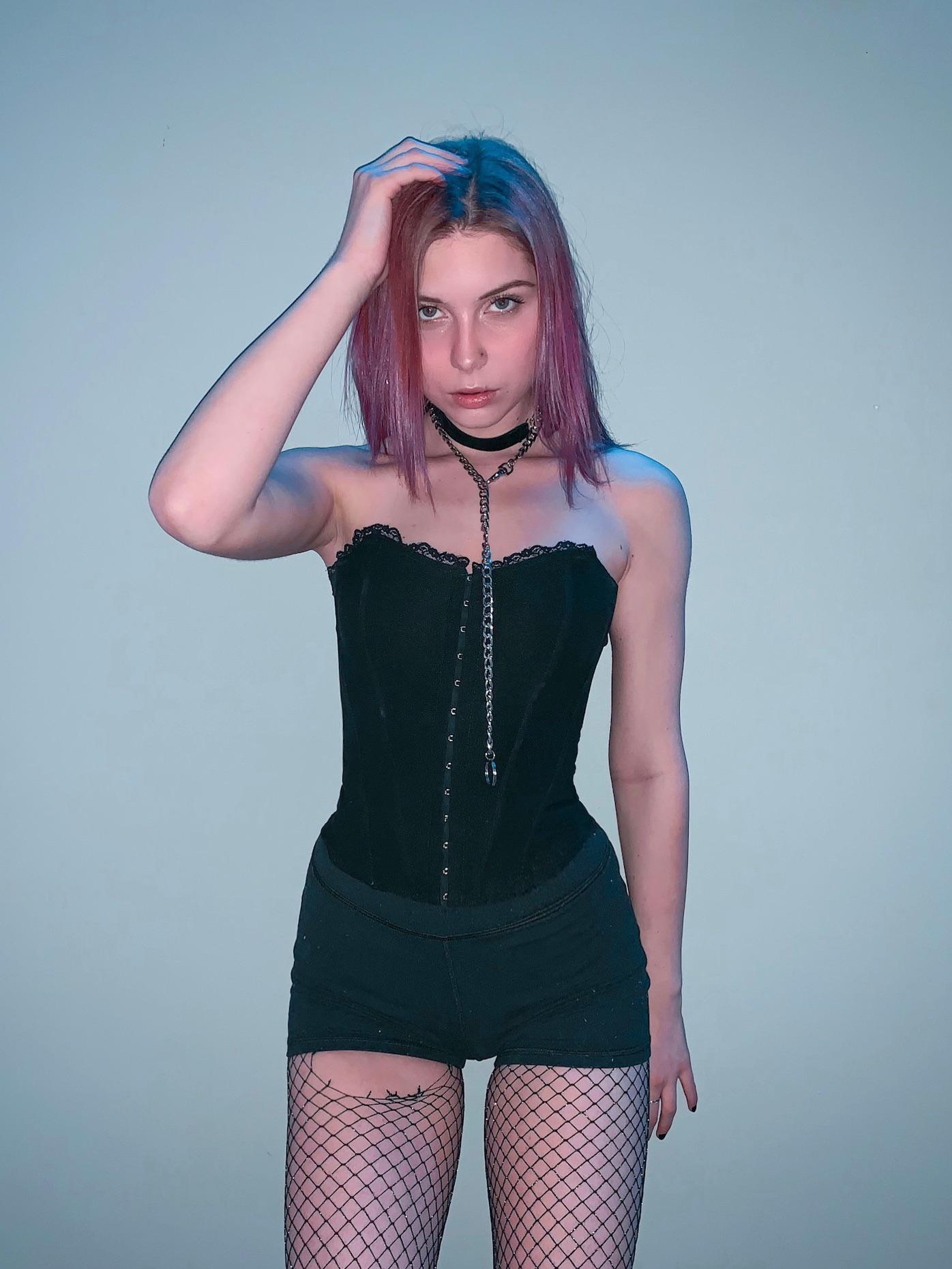 Choke me 😝 | Scrolller