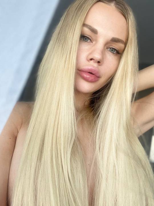 I like to play innocent | Scrolller