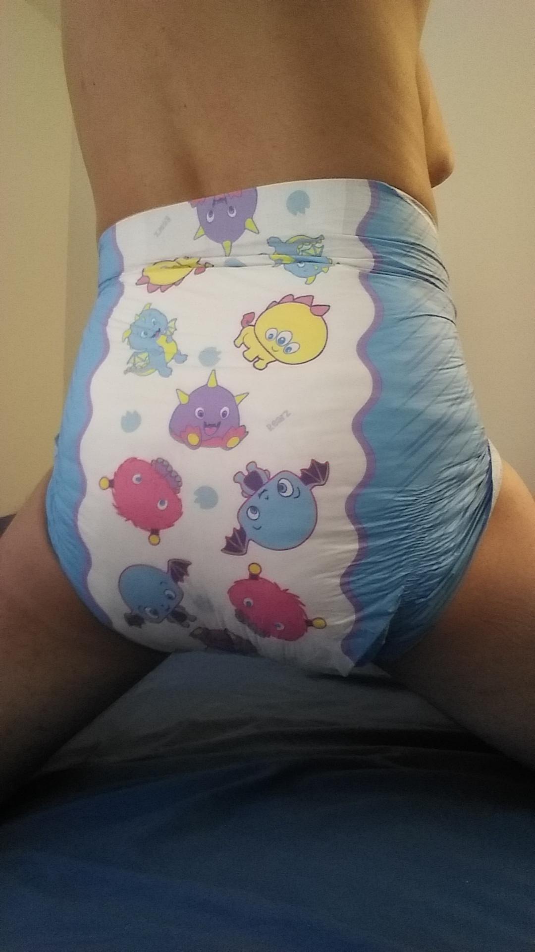 I like when I go pee in my diapers and it all trickles to the back 😊 so warm and cozy | Scrolller