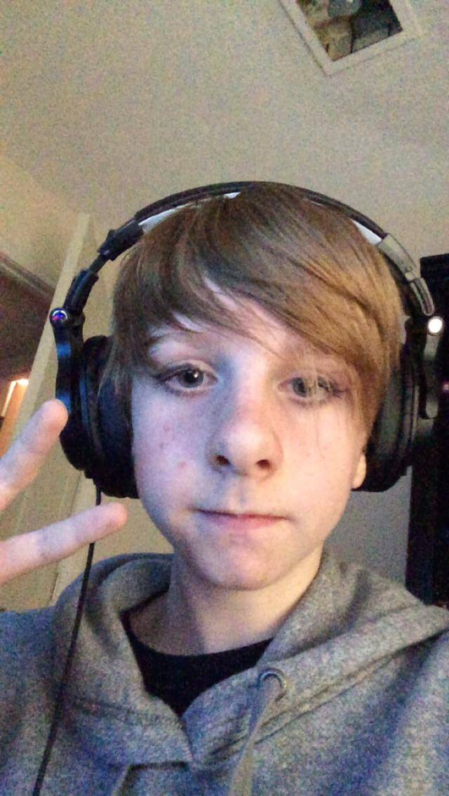 I literally feel so cute rn! Thais is my first time doing makeup on ... I literally feel so cute rn! Thais is my first time doing makeup on ...