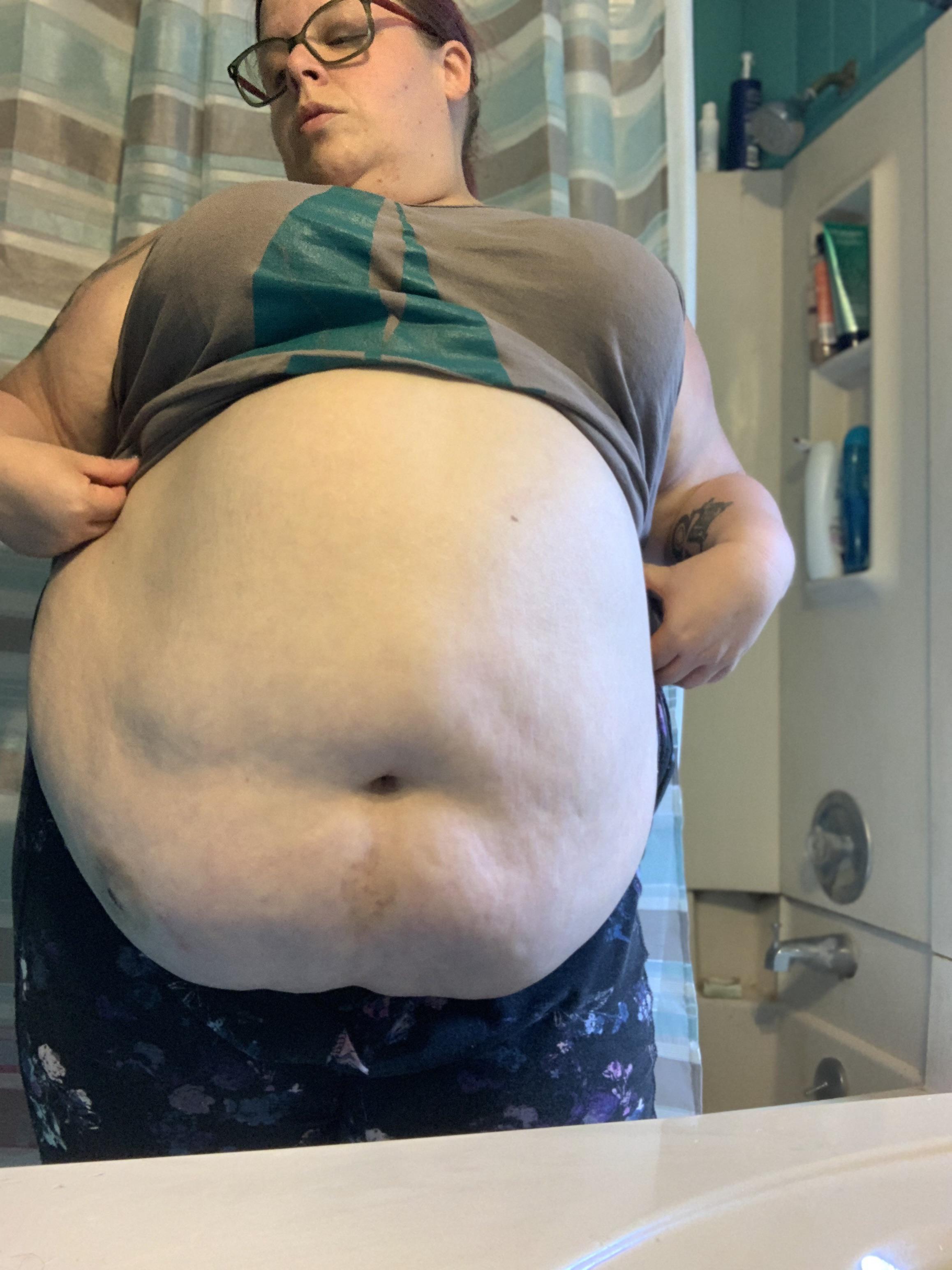 I love getting this belly stuffed ;) come help me | Scrolller