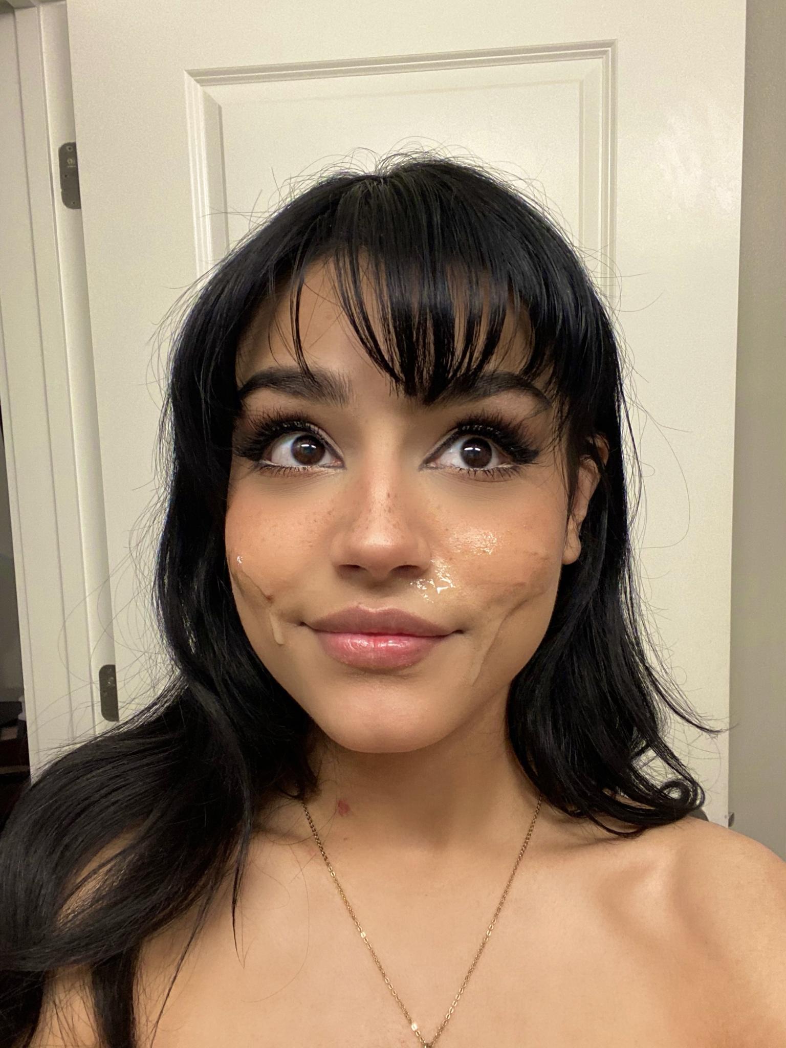 I Love Letting His Cum Dry On My Face Scrolller