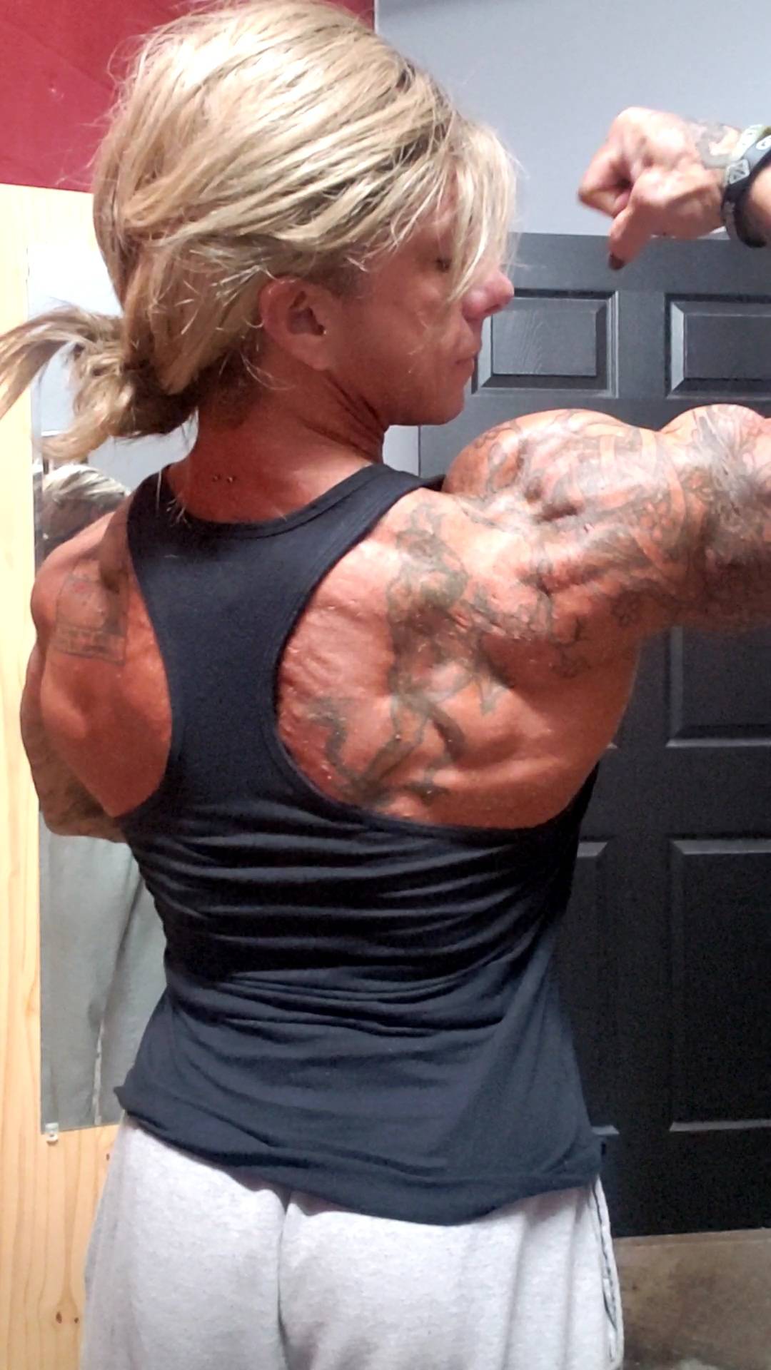 I love my arms | Scrolller