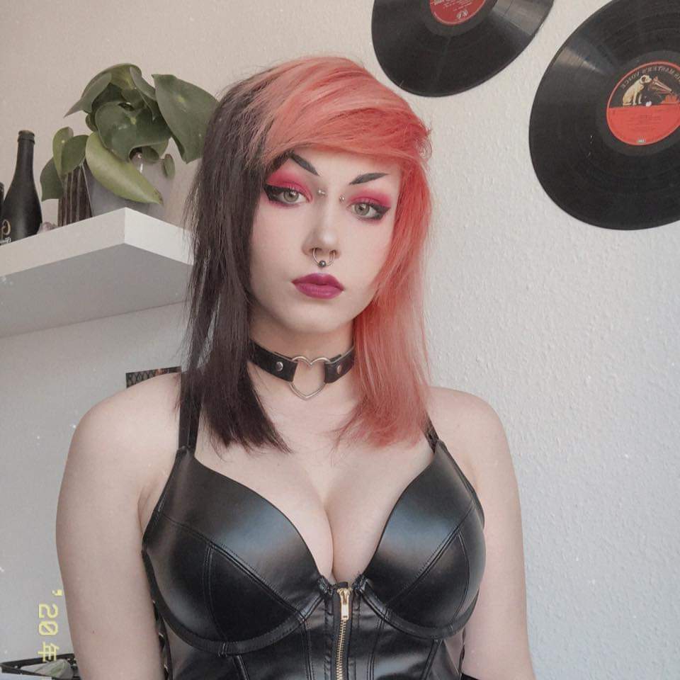 I love my former classmate | Scrolller