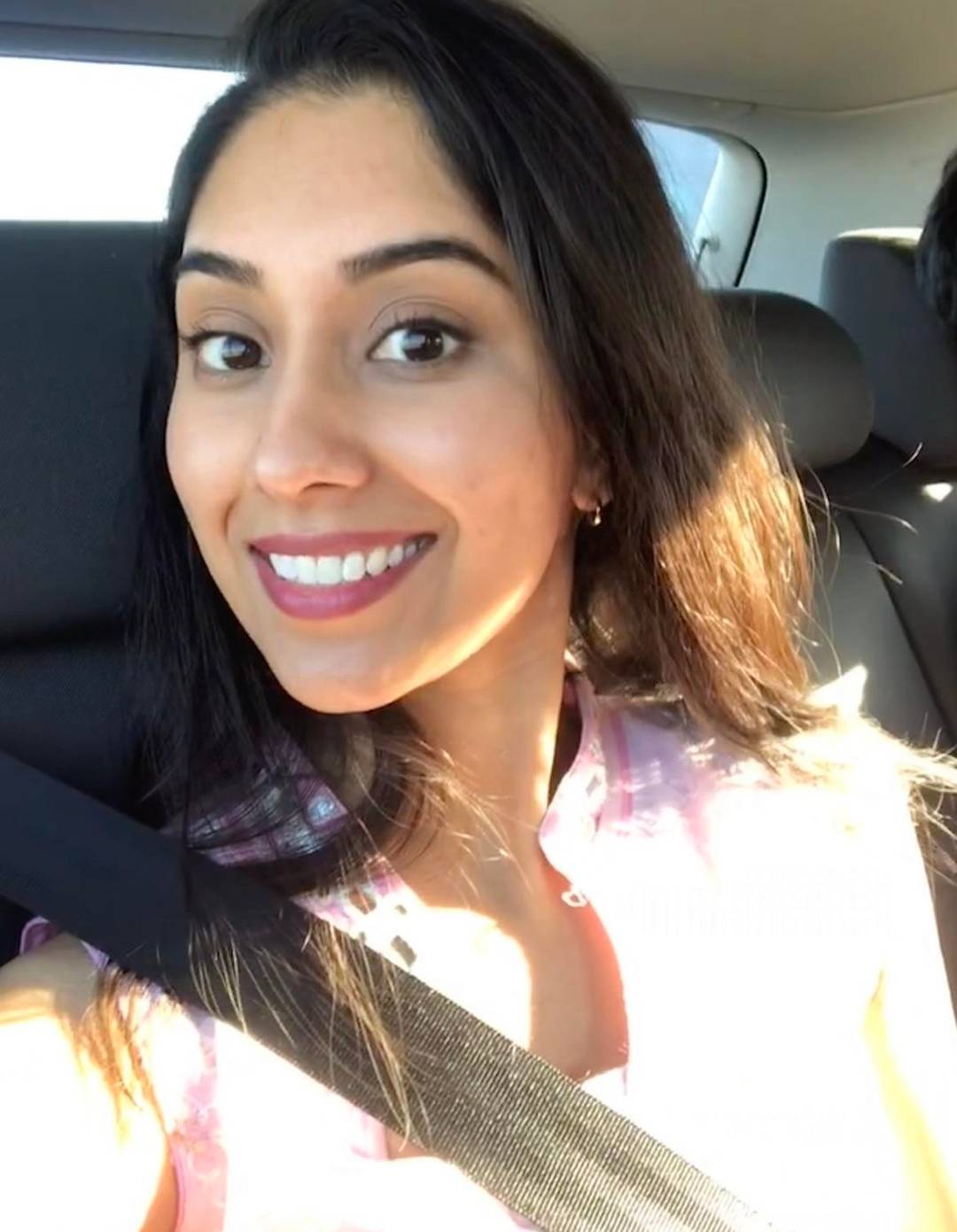 I love sharing my sis for guys to perv over 😈 | Scrolller