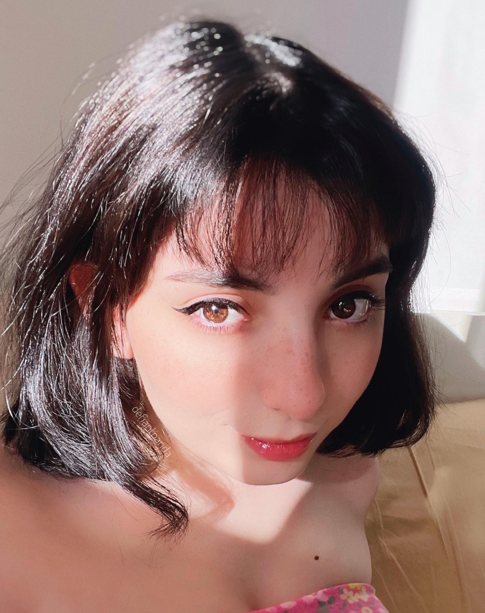 I love taking pictures in the sun | Scrolller