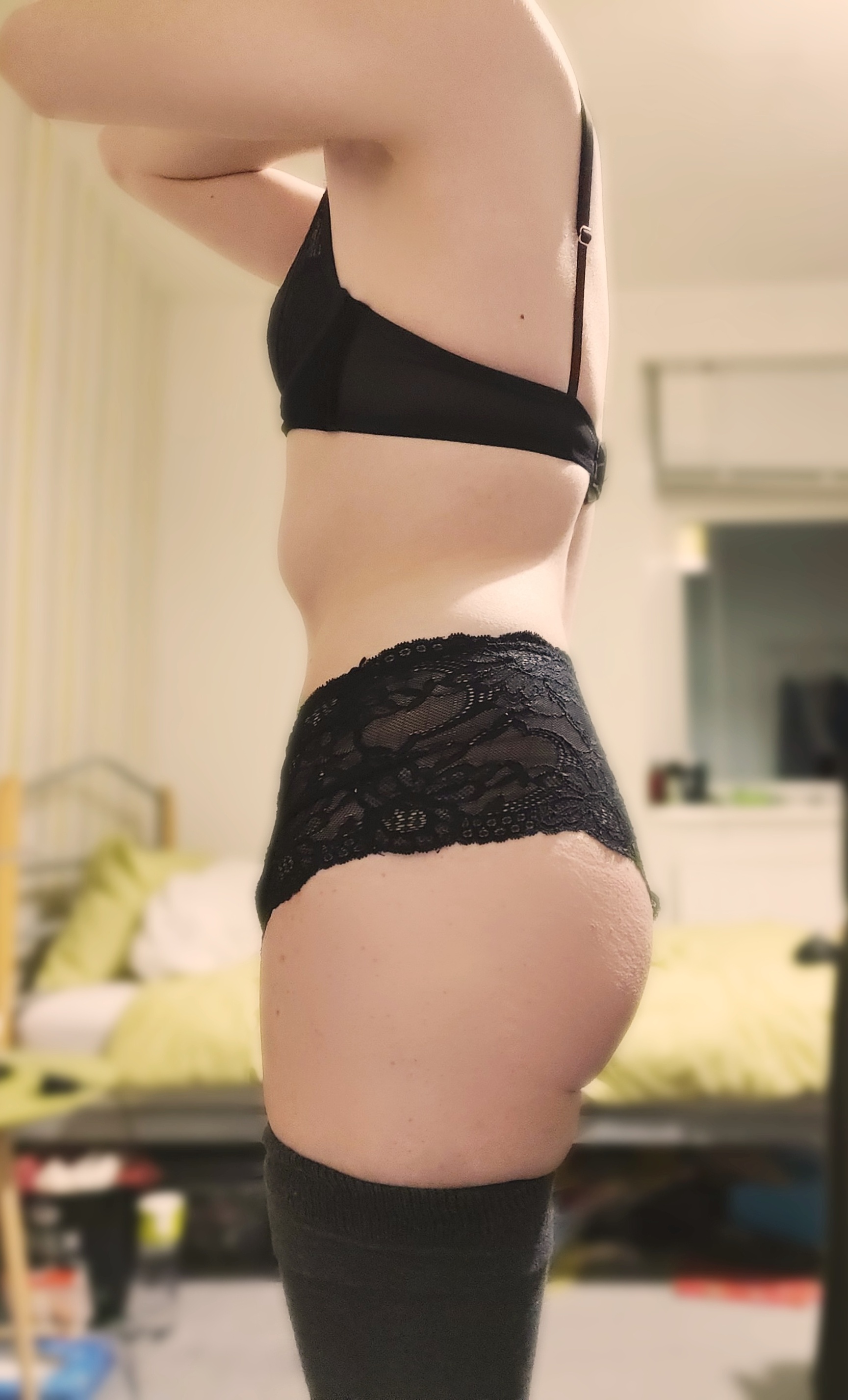 Does this lingerie make my butt look big & my boobs look small? | Scrolller