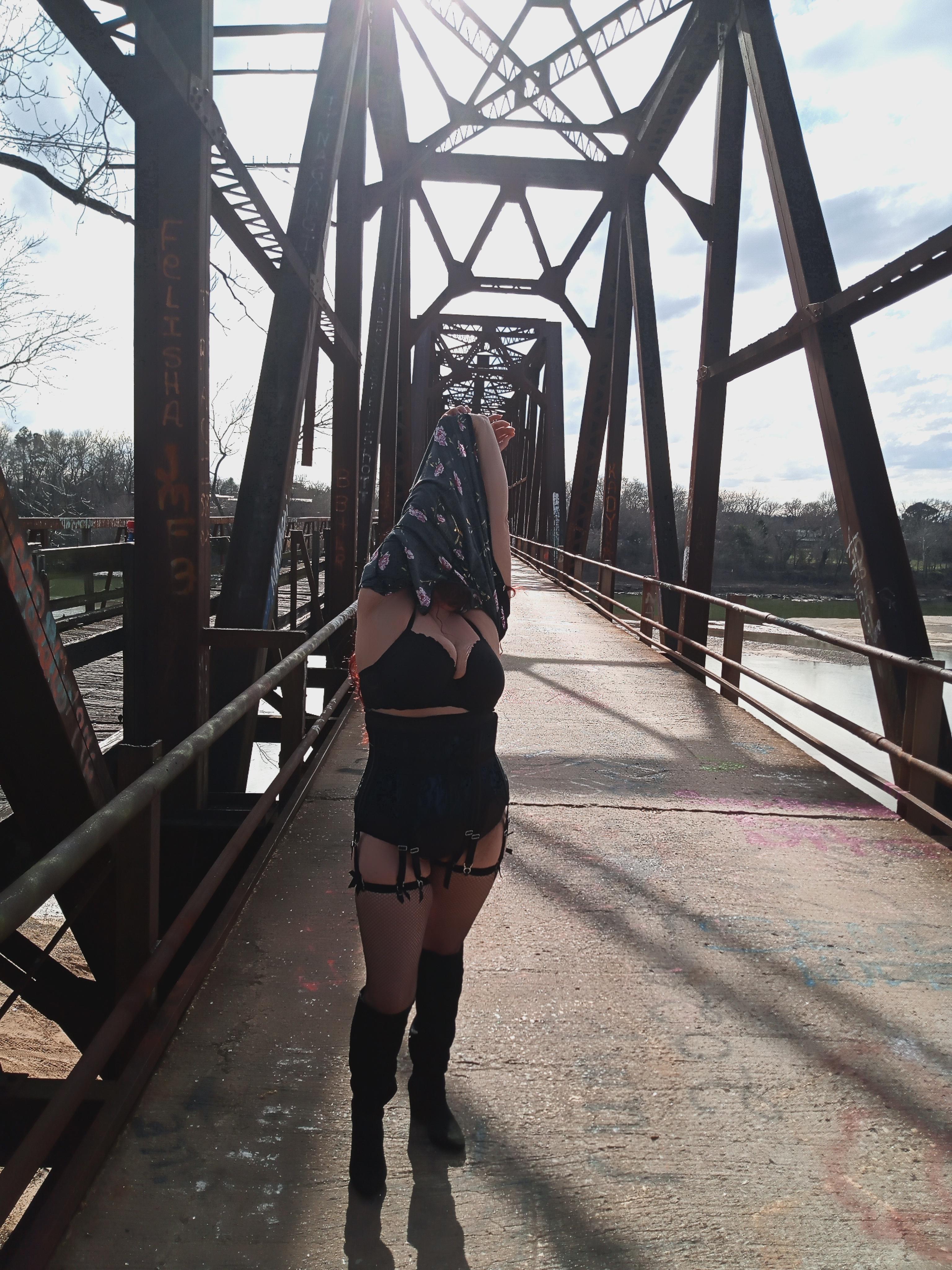I loved getting undressed on the bridge 🤤😍 | Scrolller