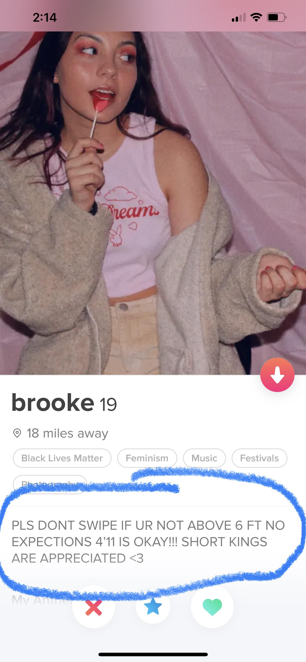 I’m getting mixed messages here | Scrolller