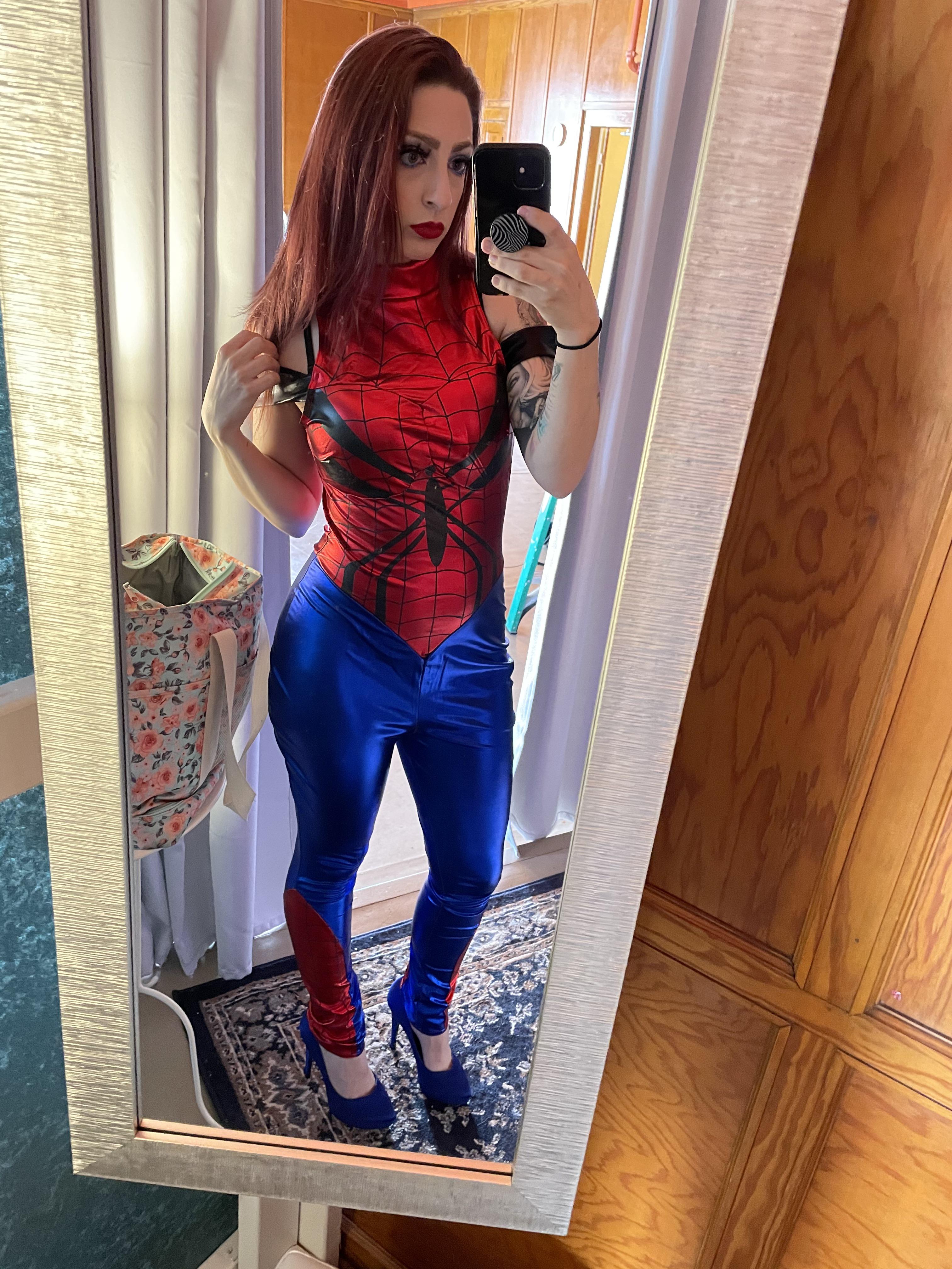 Do you like this suit? | Scrolller