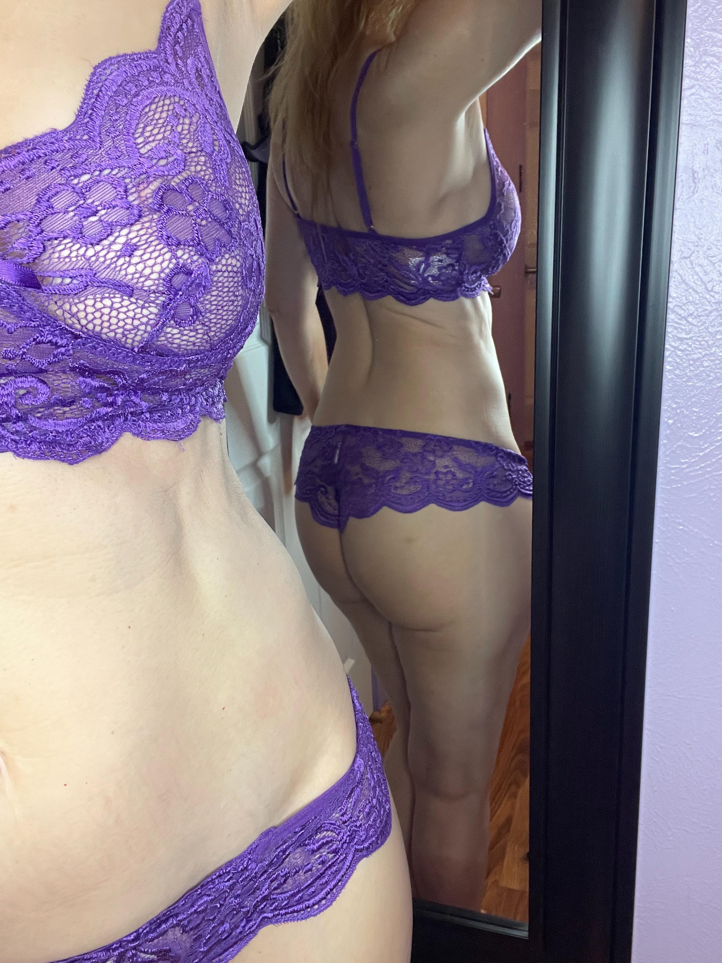 I managed to get all angles with this picture. Doesn’t look like a 53 year old body. | Scrolller