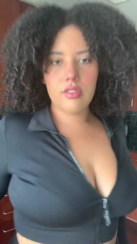 Help me stretch before my workout? | Scrolller