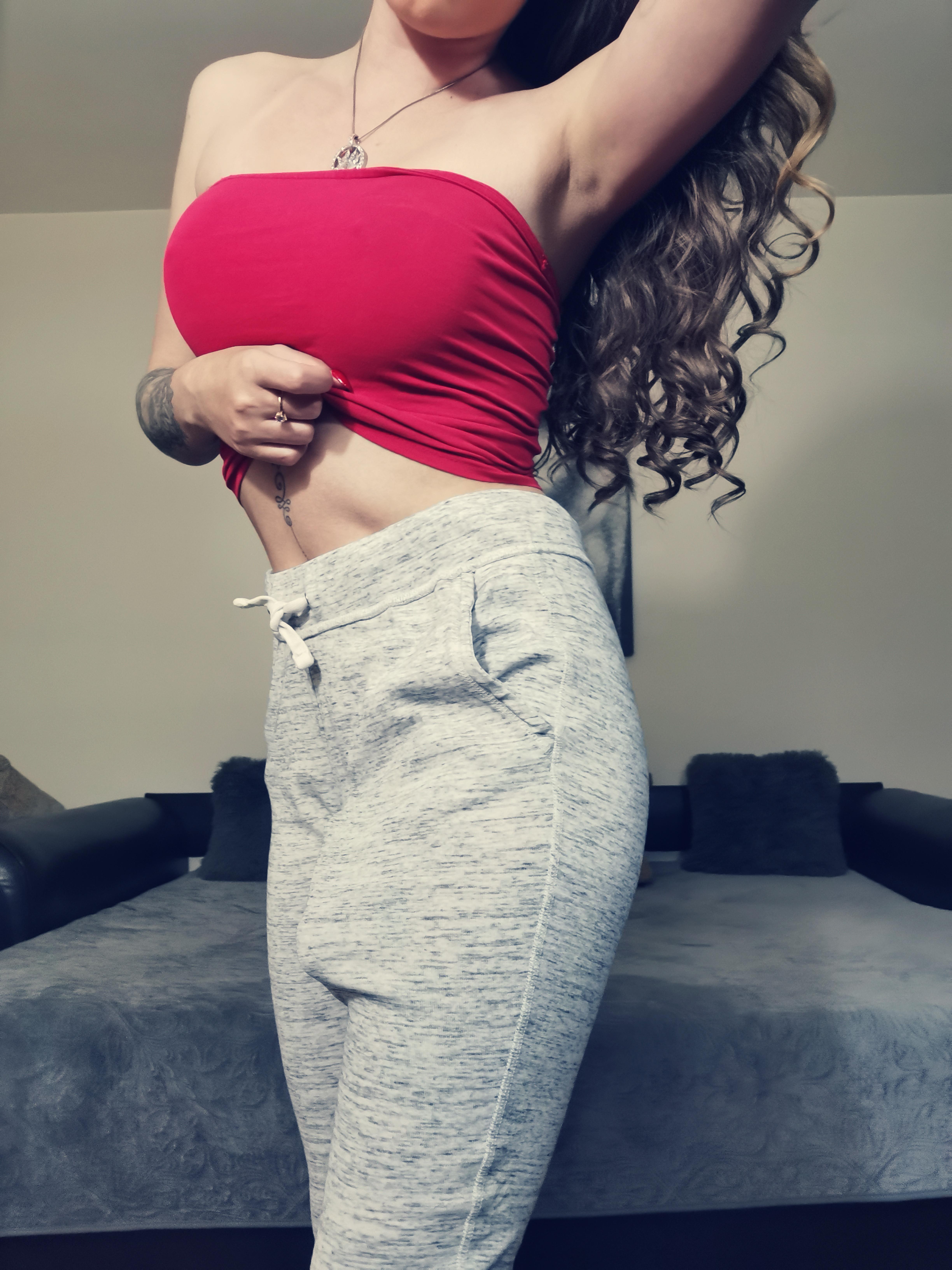 I need one hand in my pocket tho | Scrolller