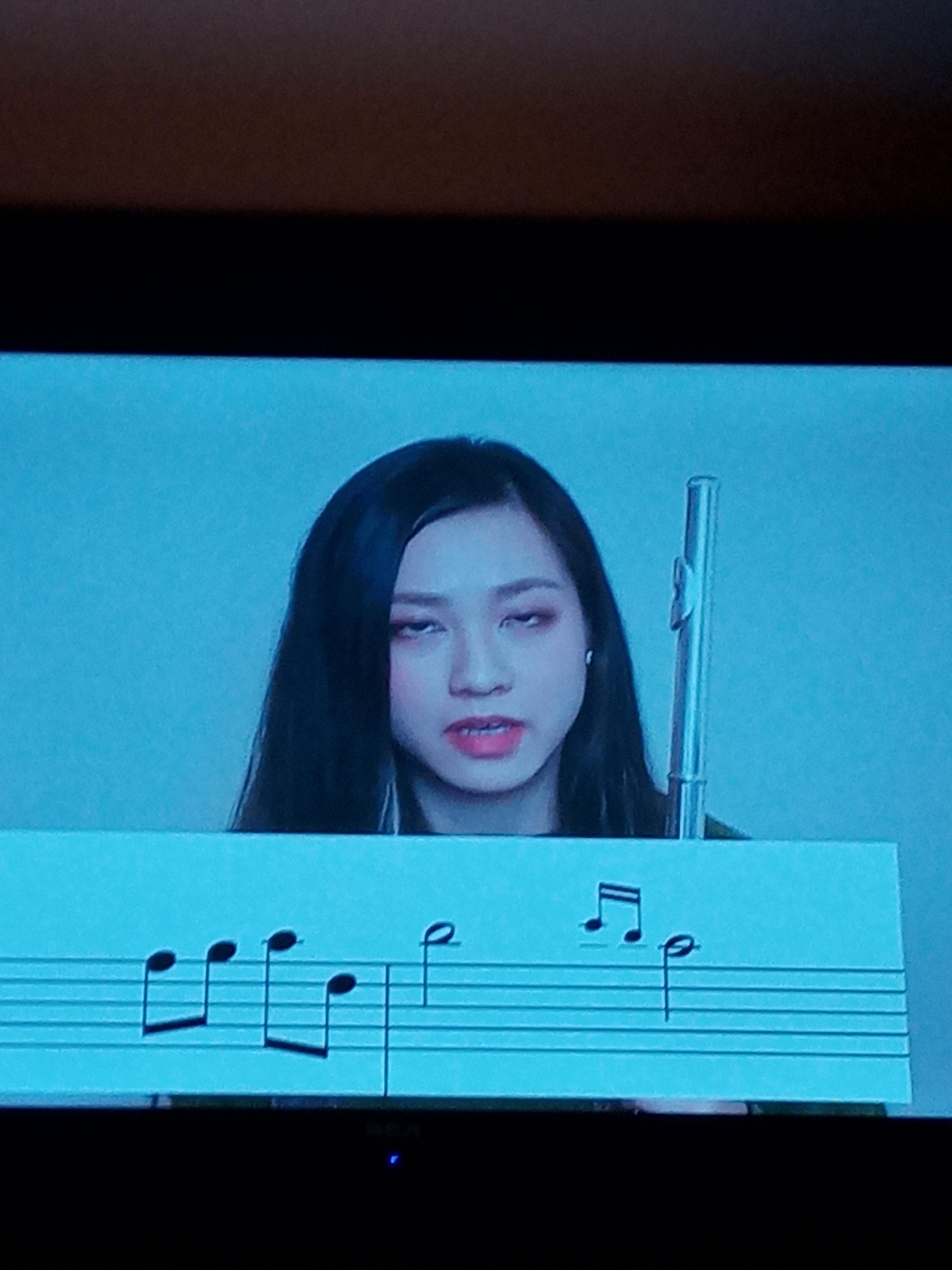 I paused a naruto flute tutorial. Help me. | Scrolller