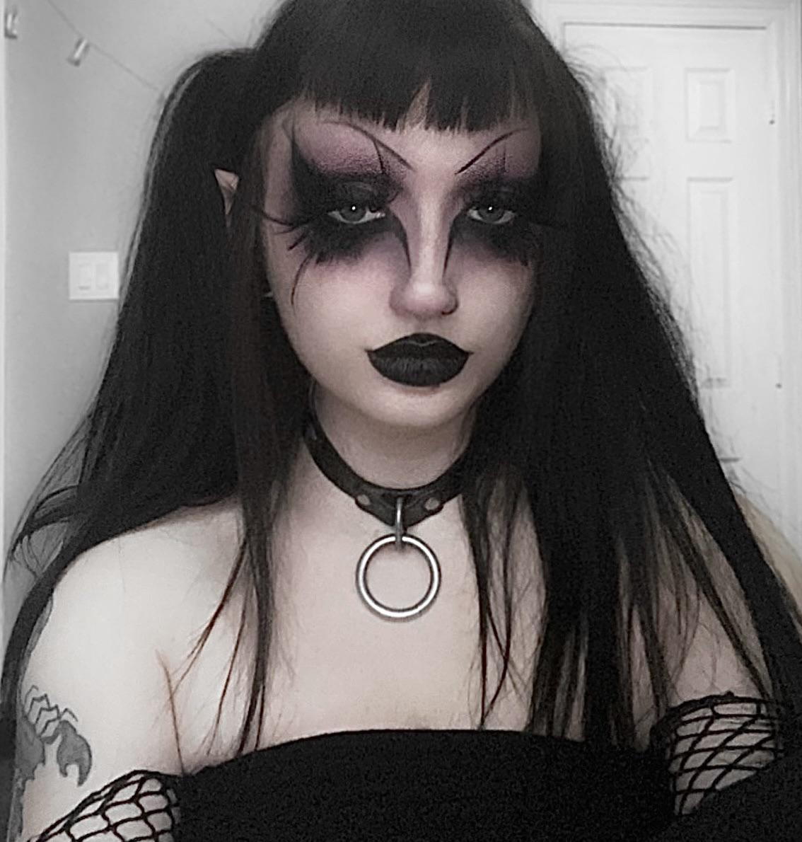 I pity the living, envy for the dead 🥀 | Scrolller