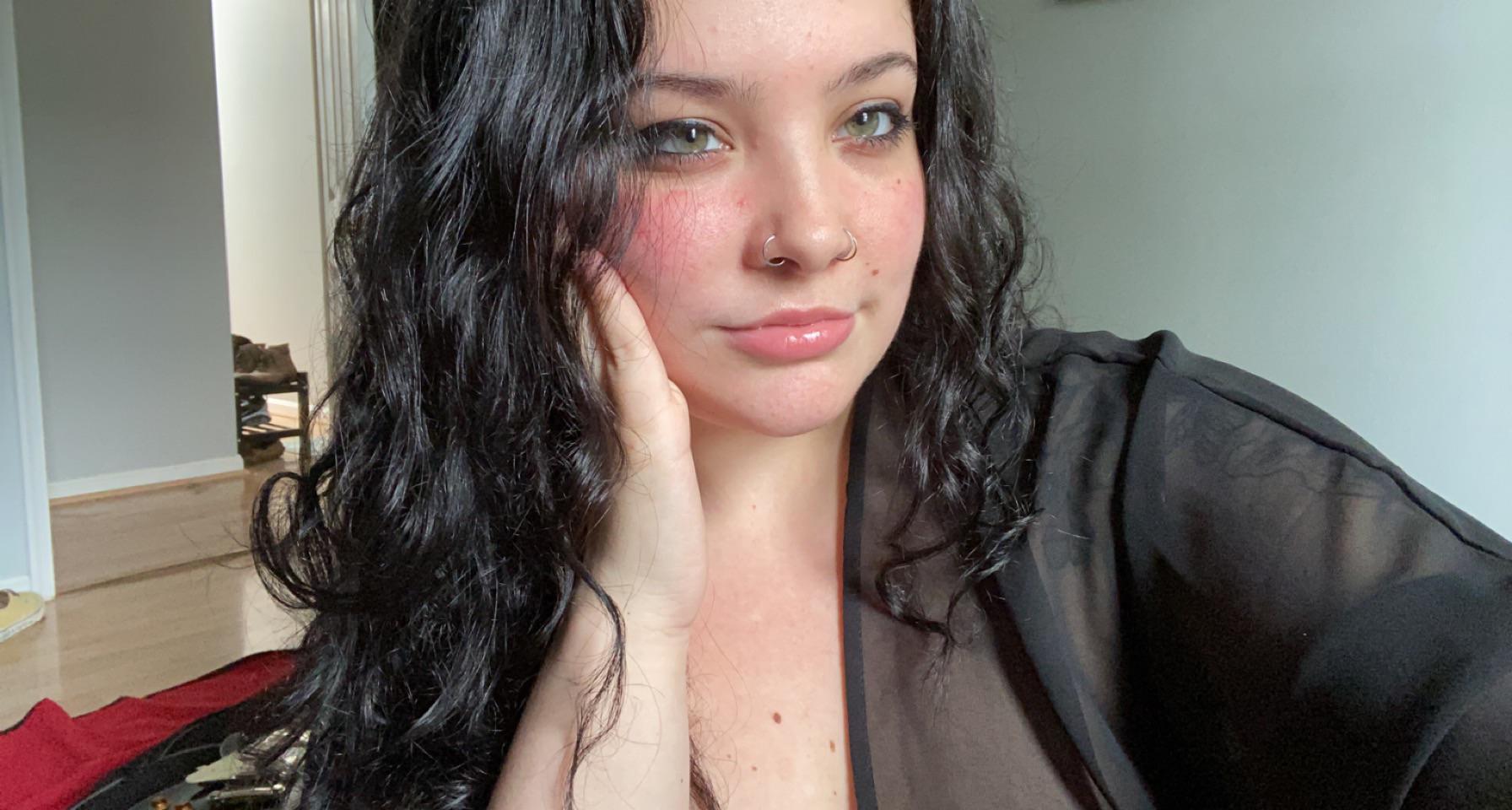 i promise my lips are even softer than they look | Scrolller