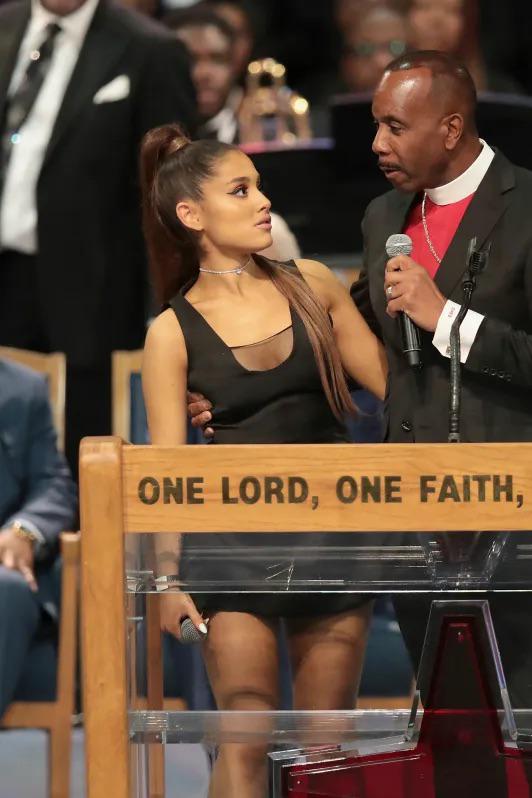 Ariana Grande getting groped | Scrolller