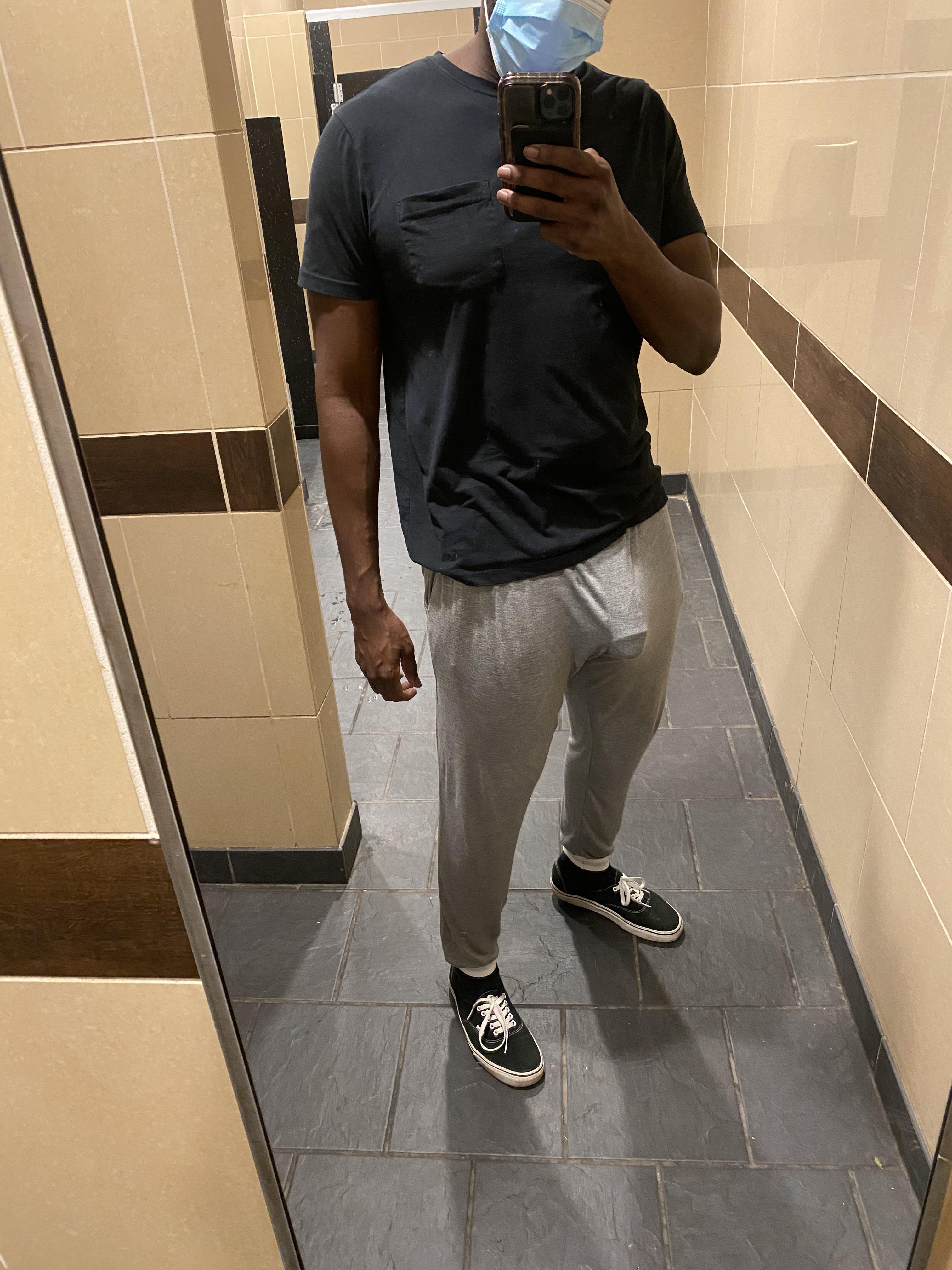 I see you lookin 👀 | Scrolller