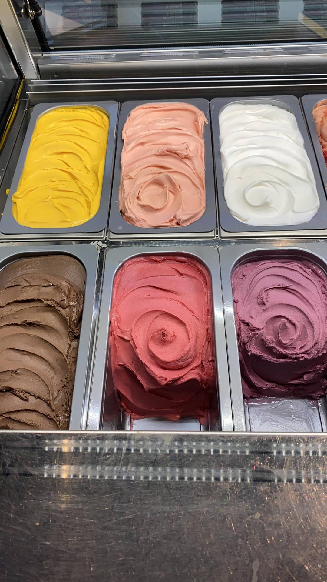 I sid the best swirls on the ice cream at work today. | Scrolller