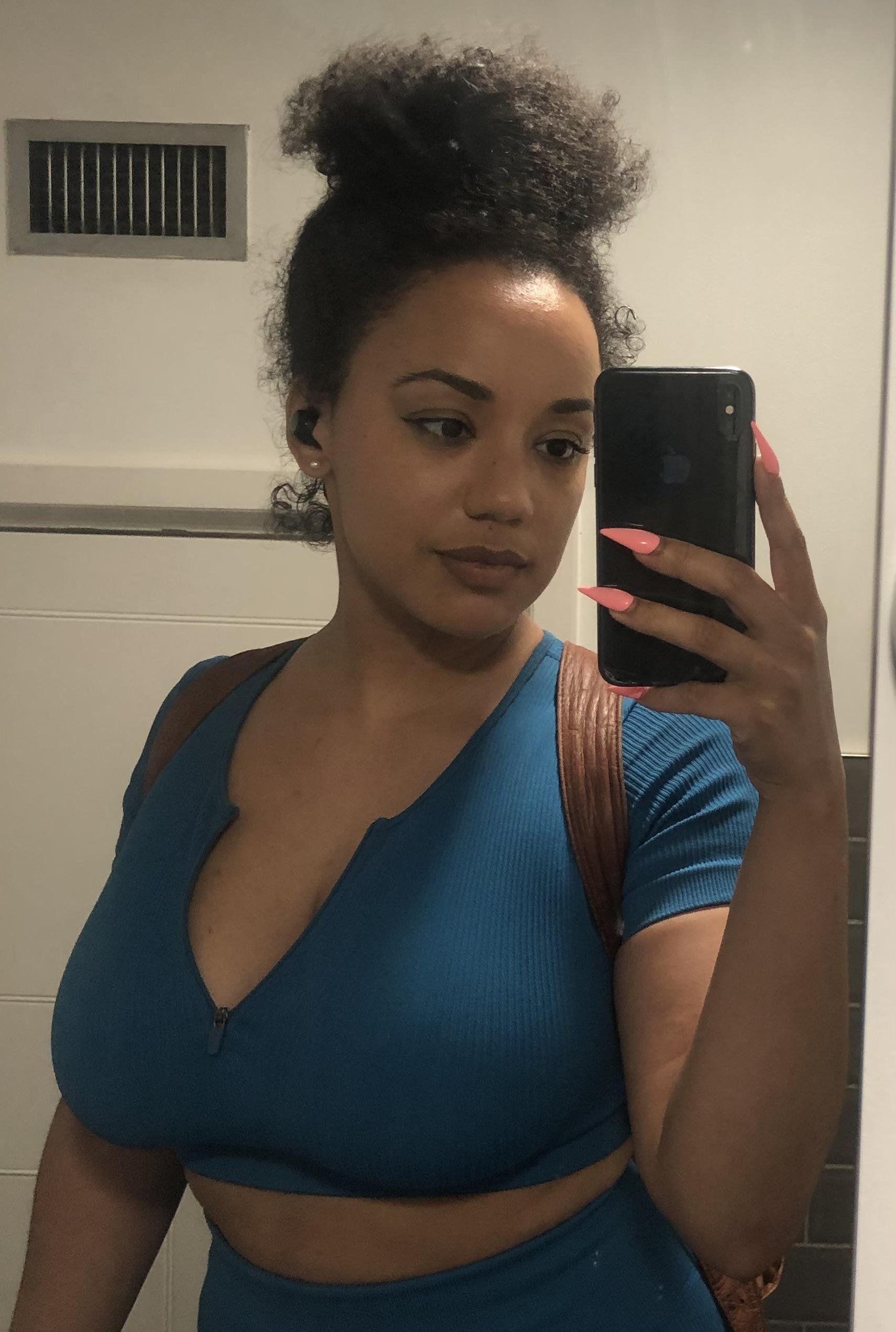 I’ve worn this top 3 times this week idc. I can wear it without a bra, it’s a win for meeeee ...