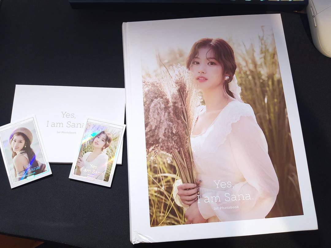 I waited 3 weeks for the delivery and the photobook has a dent. My first photobook :( | Scrolller