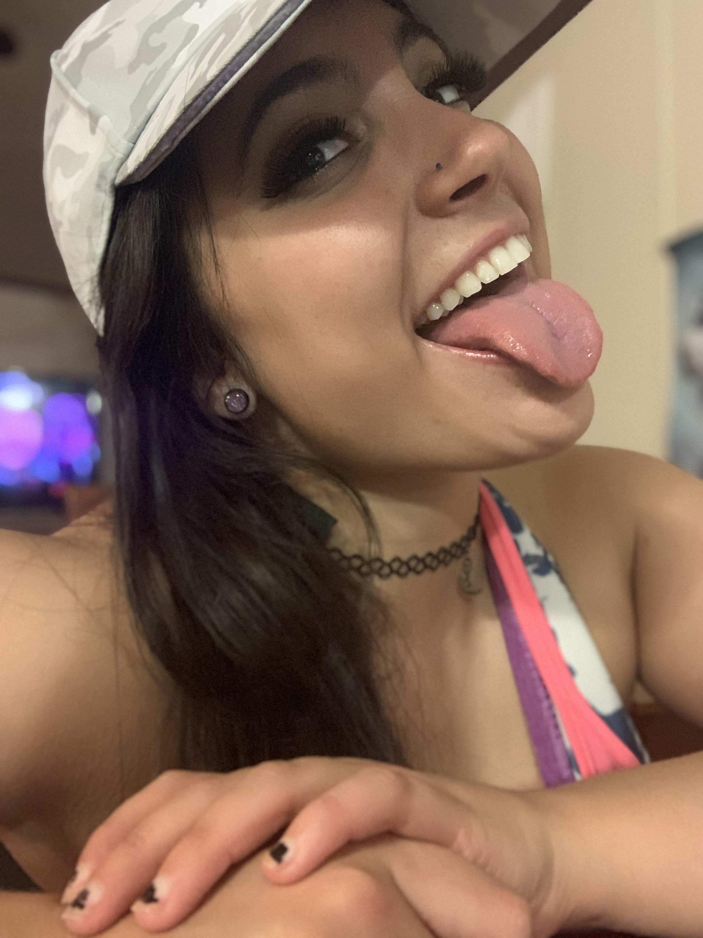 I want to capture your cum in my mouth | Scrolller